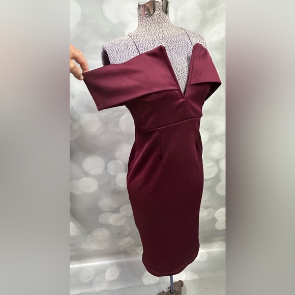 unbranded | Dresses | Unbranded Burgundycolored Dress That Can Be Worn ...
